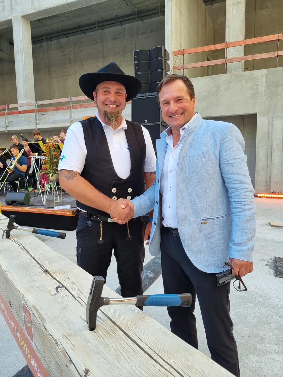 Richtfest „Bernau-Arena“